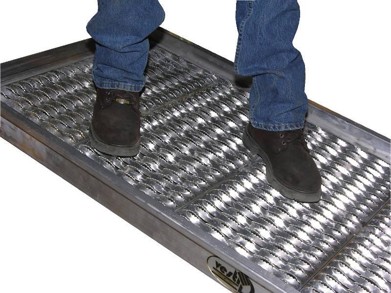 Aluminum Grip-Strut Walk Ramps