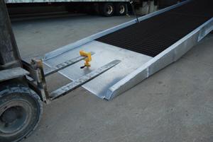 Aluminum Yard Ramps with Steel Grating