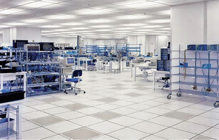 Electronics Cleanroom with Raised Floors